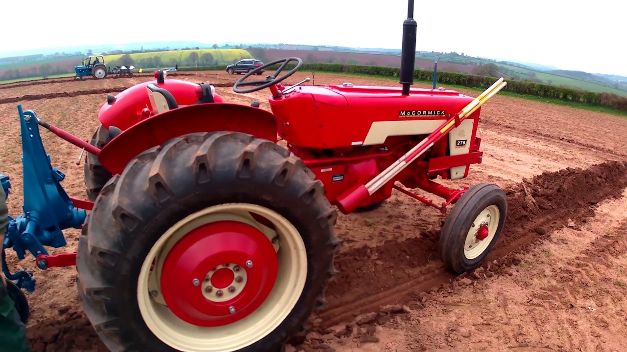 1970 McCormick International Harvester 276 2.4 Litre 4-Cyl Diesel ...