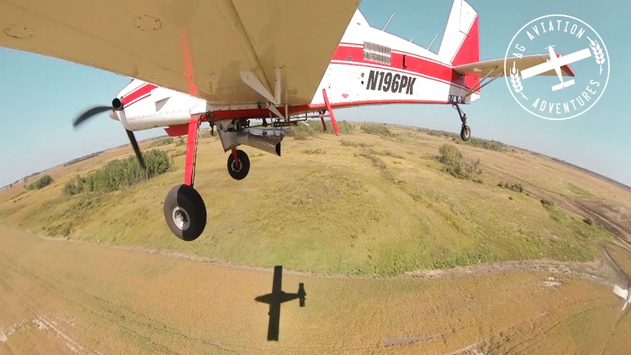 How the Spreader Works on an Air Tractor 502 for Dry Work - YouTube