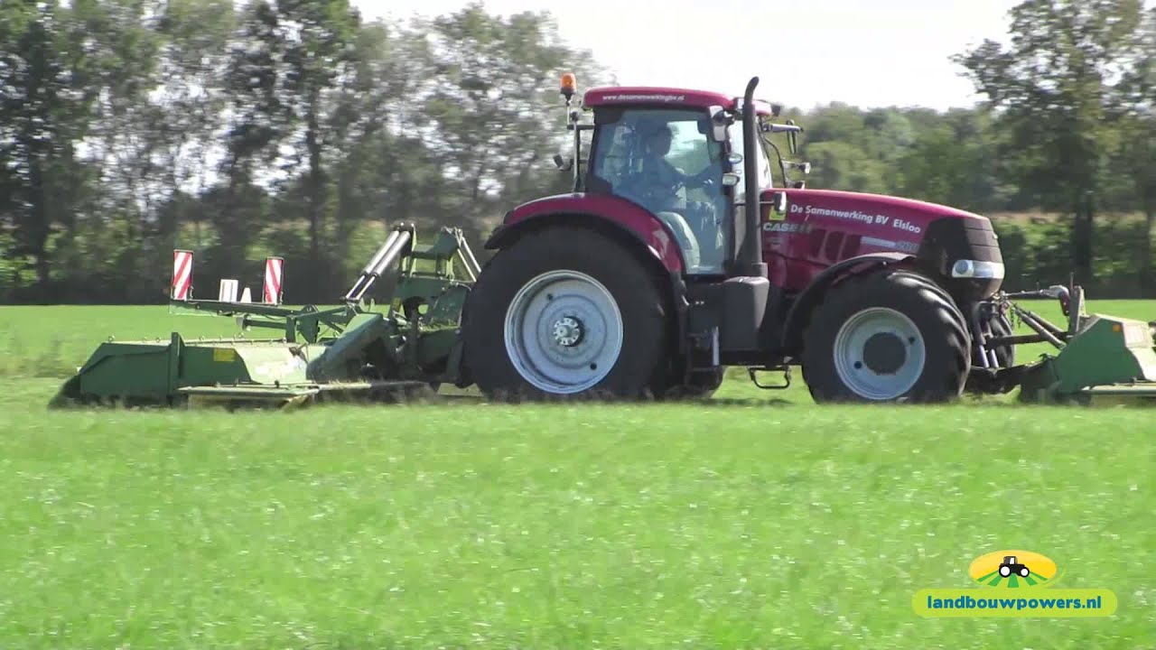 De Samenwerking aan het gras maaien met de triple maaier 26-08-14 - YouTube