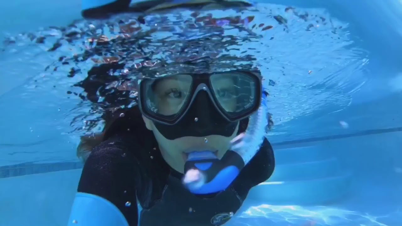 GoPro Hero 6 | Swimming pool snorkel session - YouTube
