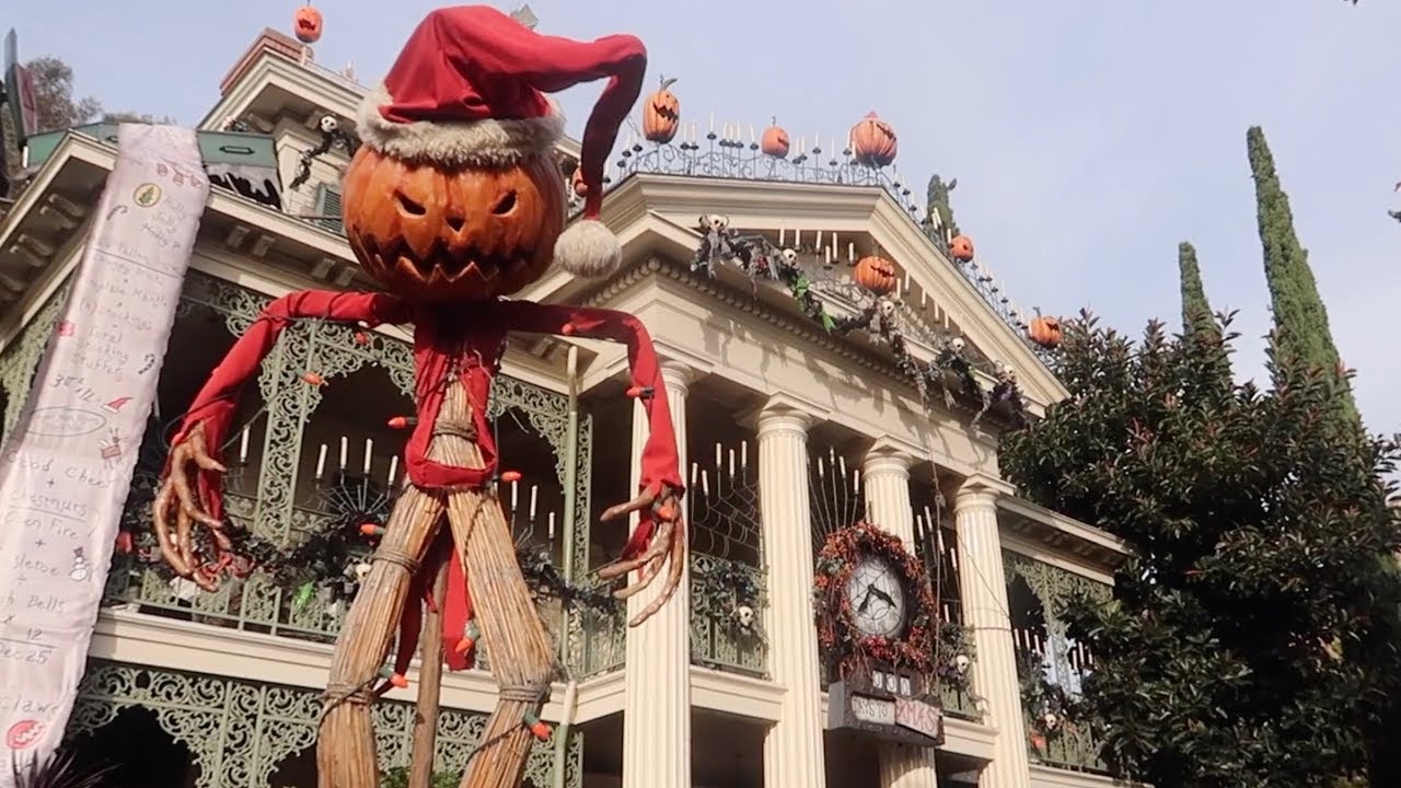 A Spooky Halloween Visit To Disneyland!! - YouTube