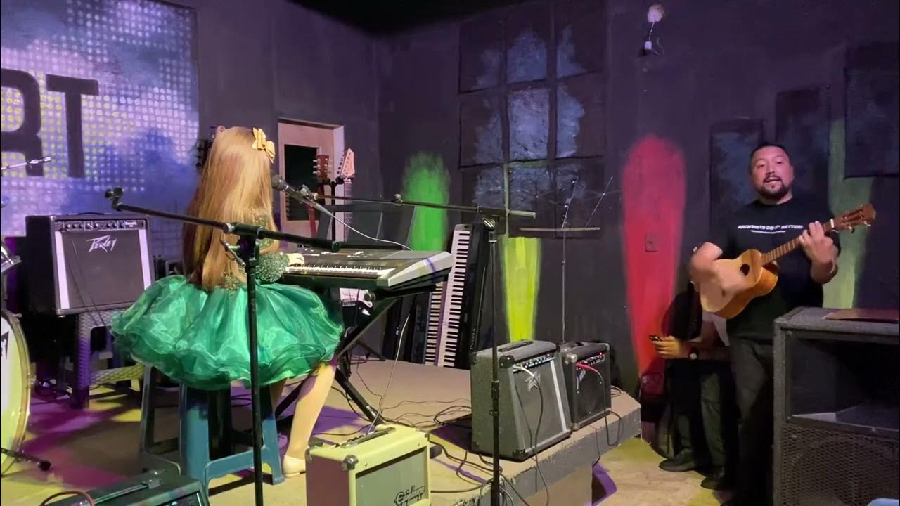 Es diferente - Cover Aymed Music - YouTube