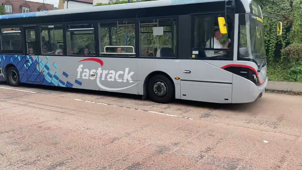 Arriva Kent Thameside 4117 on Fastrack Route B - Gravesend passing ...