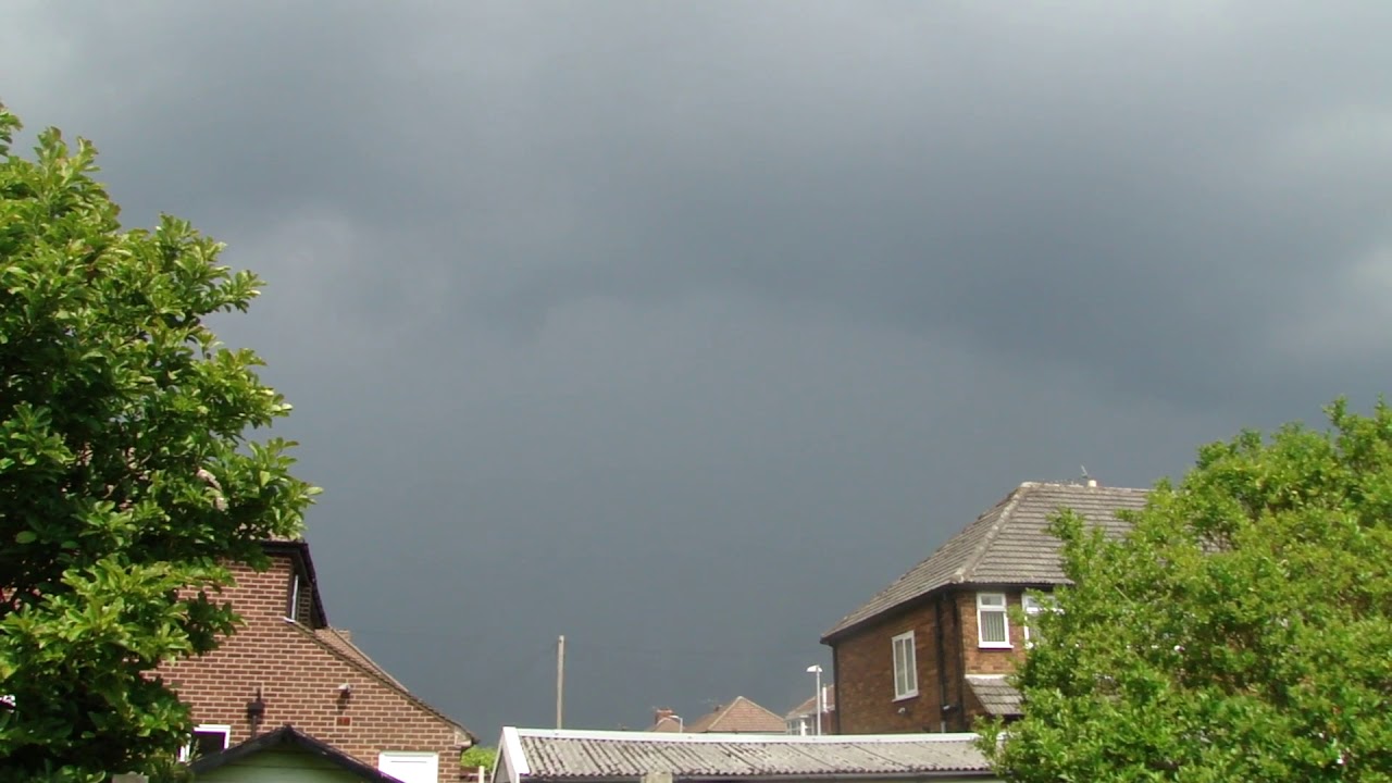 Growling thunder from a storm near Irlam, UK: 15th June 2020 - YouTube