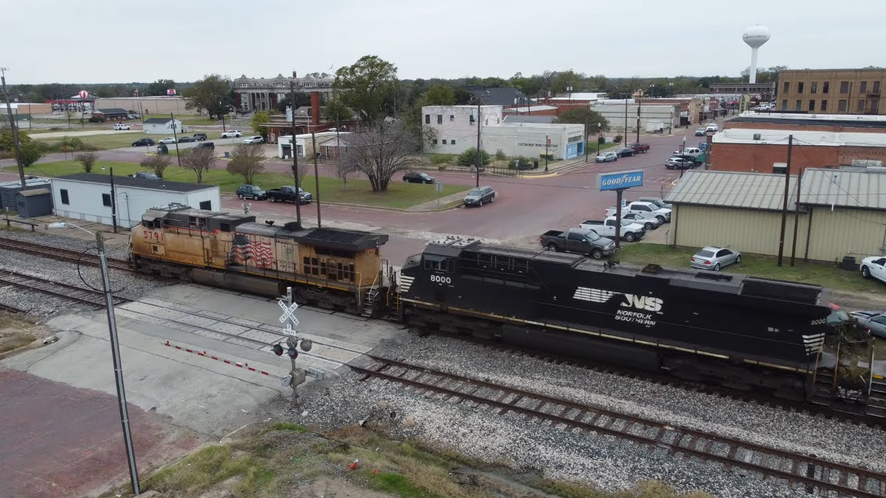 Southbound NS 8000/UP 5791/6401 Mixed Freight Train, "Ennis Sub ...
