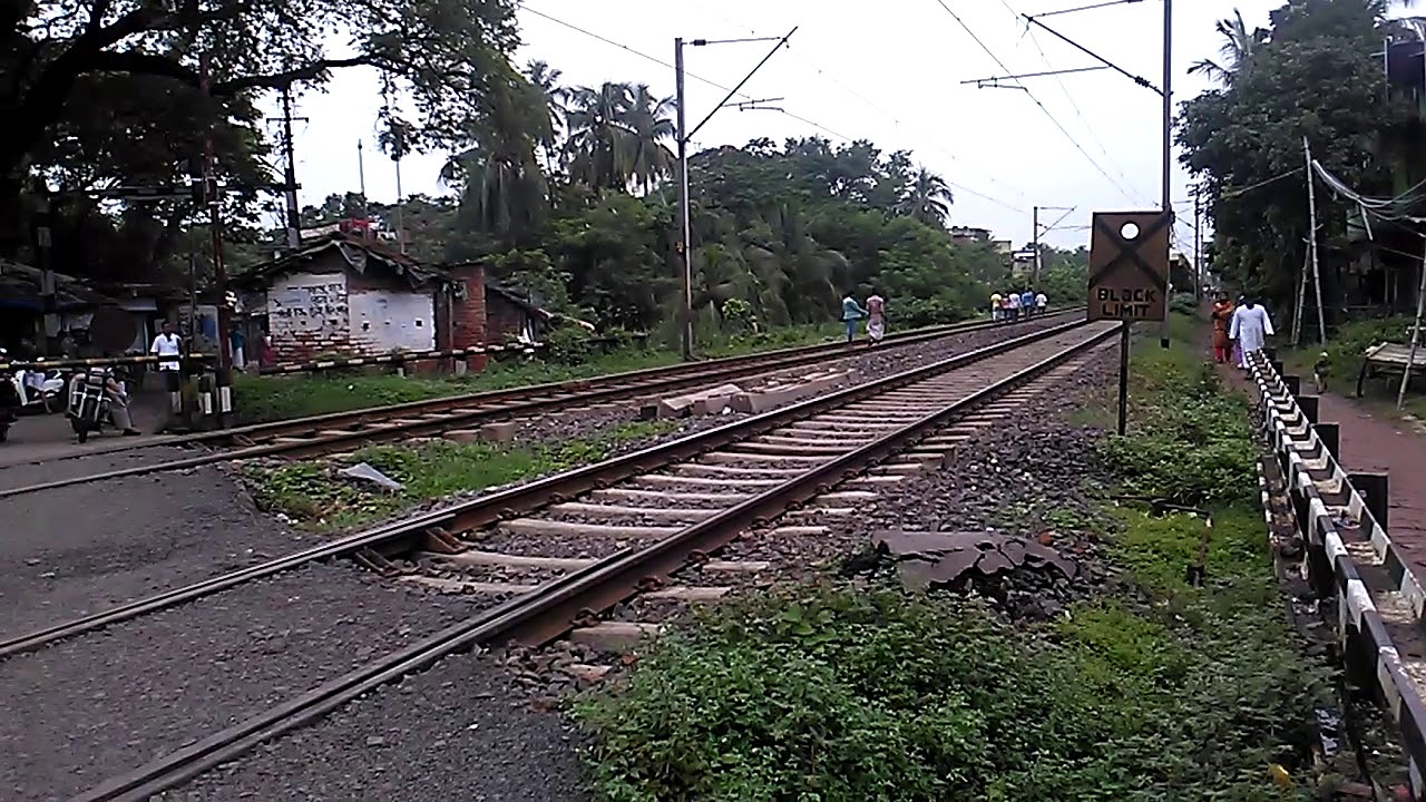 Train ka hadsa - YouTube