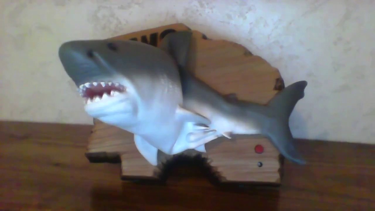Gemmy Animated Jaws The Singing Shark - YouTube