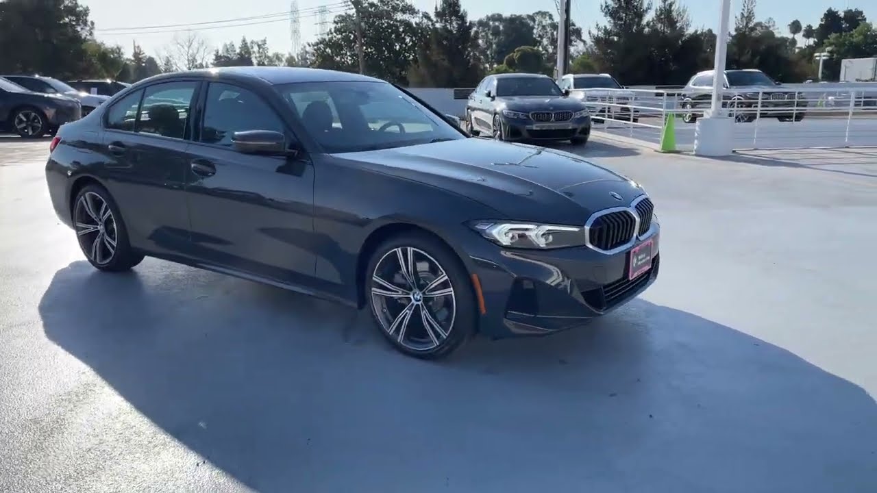 Tour the 2023 LCI 330i in Dravit Grey | 4K - YouTube