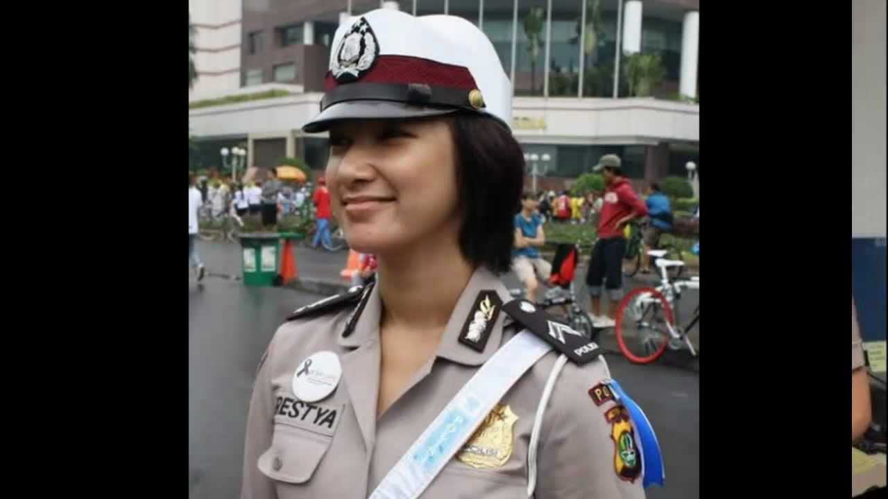 You,re So Sensational:Briptu Cantik Eka Frestya - YouTube