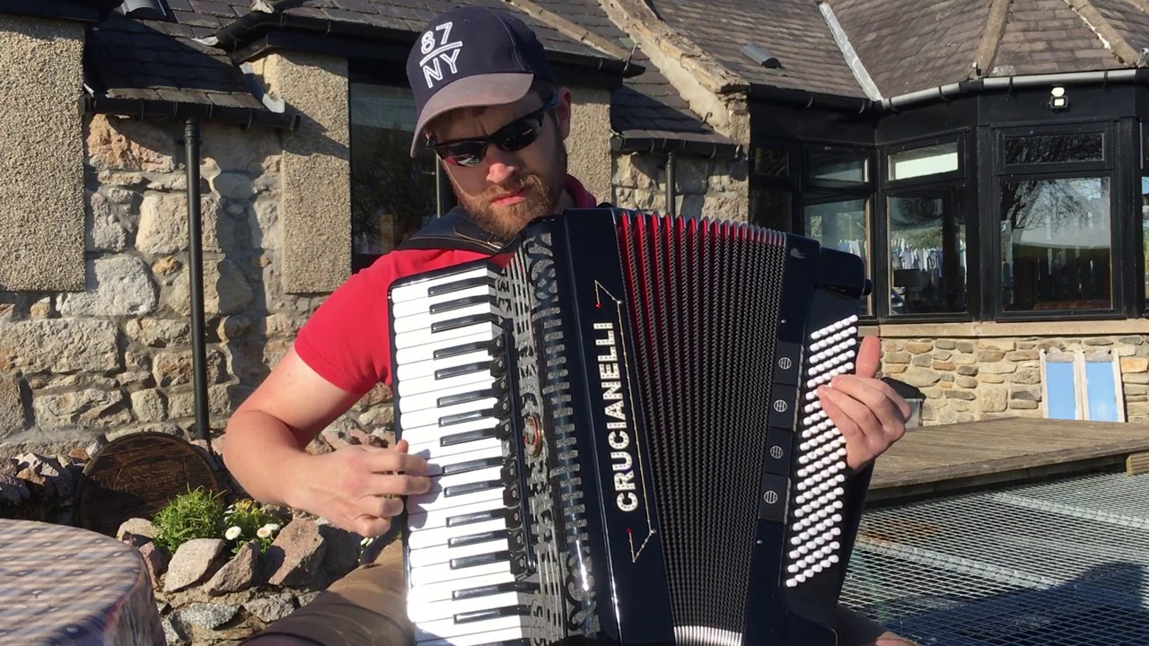 2/4 Marches - Pipe Major Willie Gray's Farewell to the Glasgow Police ...