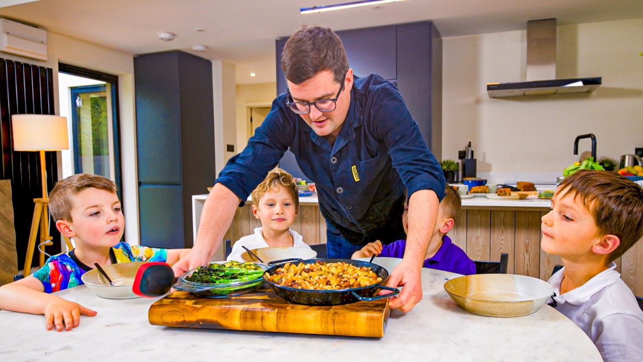 5 Year Olds BRUTALLY Judge Our Cooking! | Chef vs Dad - YouTube