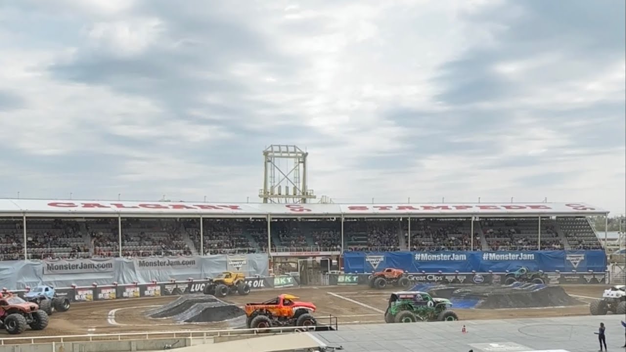 Calgary Monster Jam 2023 Racing competition - YouTube