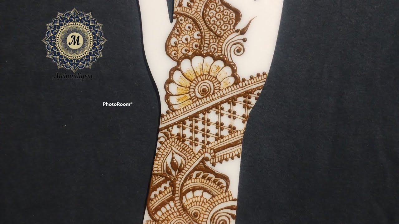 Unleash Your Inner Beauty with this Stunning Arabic Henna Design ...