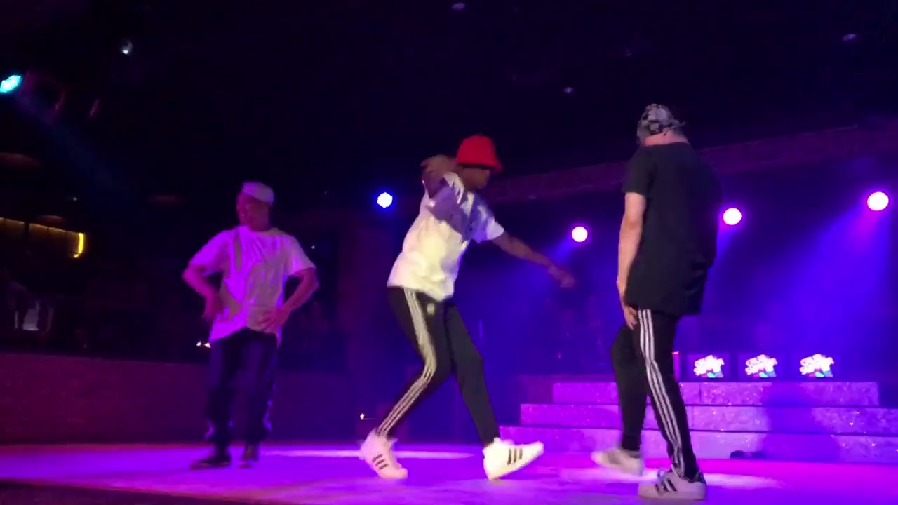 Chicago Crooks Crew performing at Untitled Night Club - YouTube