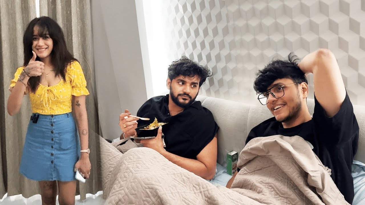 Triggered Insaan Roasted 😂ANUSHKA? TRIGGERED Girlfriend/ Manager? # ...