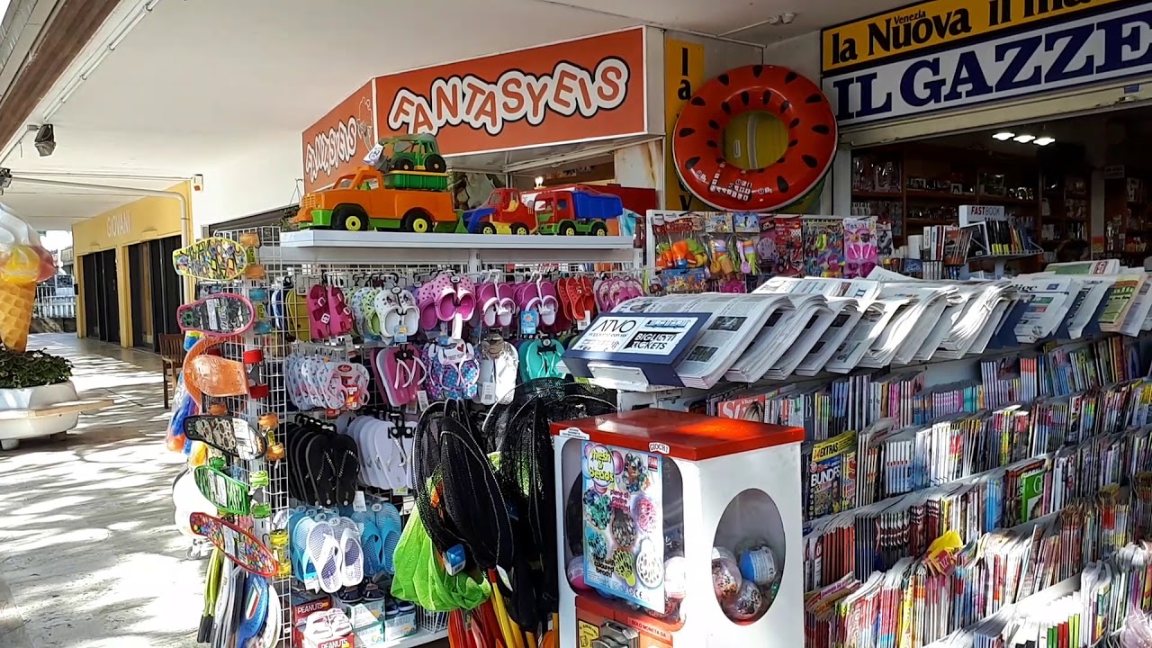 Via Guiseppe Verdi (Shopping & Bazar Street) - Jesolo Lido part III ...