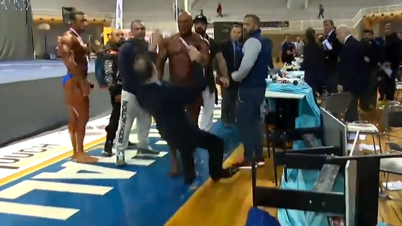 SHOCKING: Professional bodybuilder hits IFBB judge across the face ...