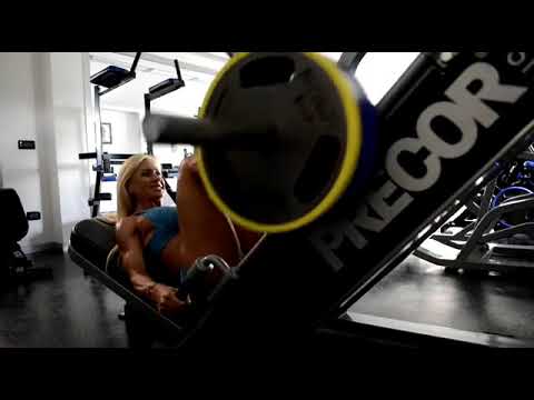Leg Day Training by Alessandra Settembre