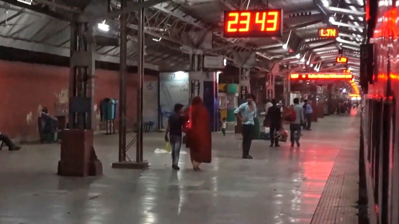 Midnight Arrival at Lucknow Junction via Aishbagh - YouTube