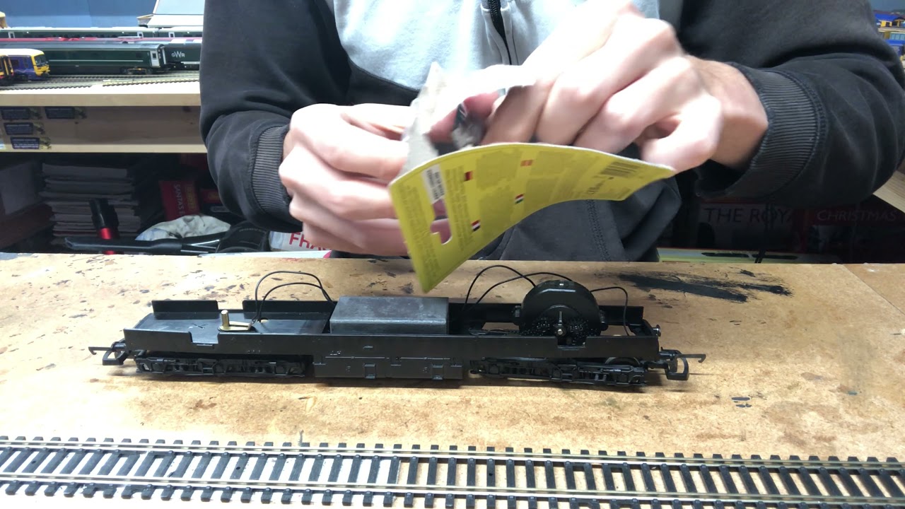 Lima class 37 DCC conversion - YouTube