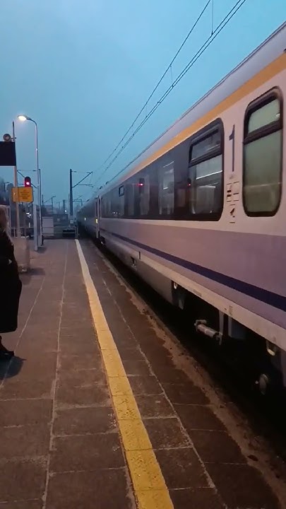 EP07-1008 z IC 83192 "PODHALANIN" relacji: Szczecin Główny - Zakopane wjeżdża planowo do Kęt 🙃 ...