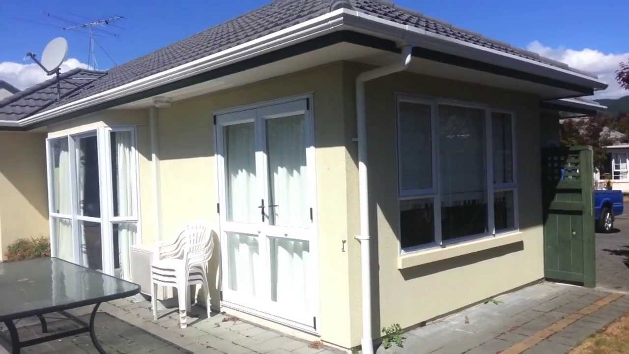 Leaky Homes and Monolithic Cladding - YouTube