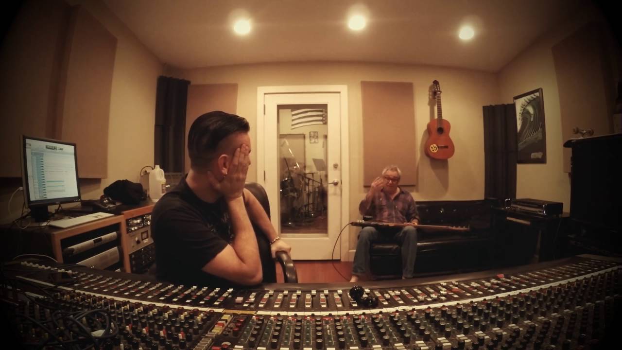 Bass Recording at Screaming Leopard Studios - YouTube