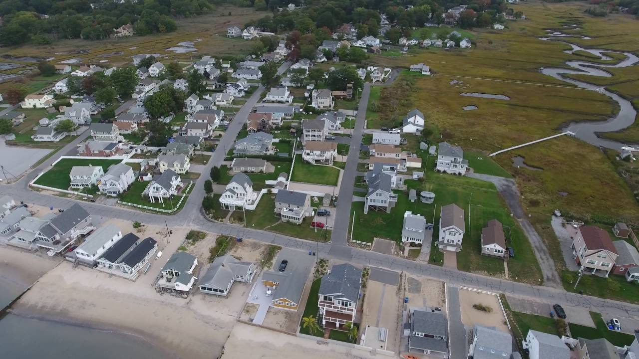Old Saybook Town beach ,Indiantown, Chalker beach tour - YouTube