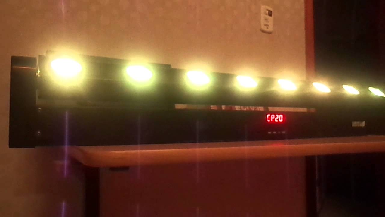 Vídeo Ribalta Beam LED 8x10W RGBW - YouTube