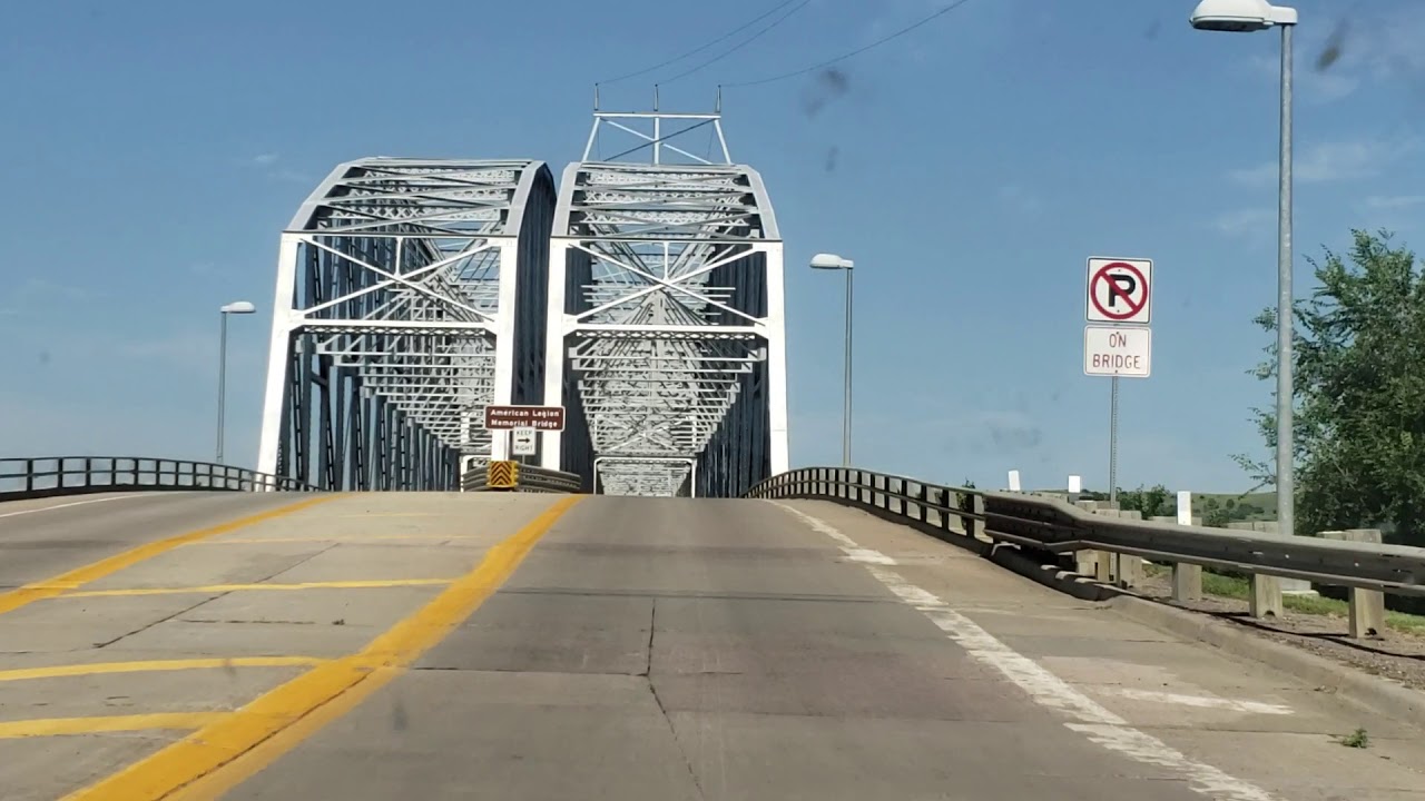 American legion memorial bridge over the Missouri river. - YouTube