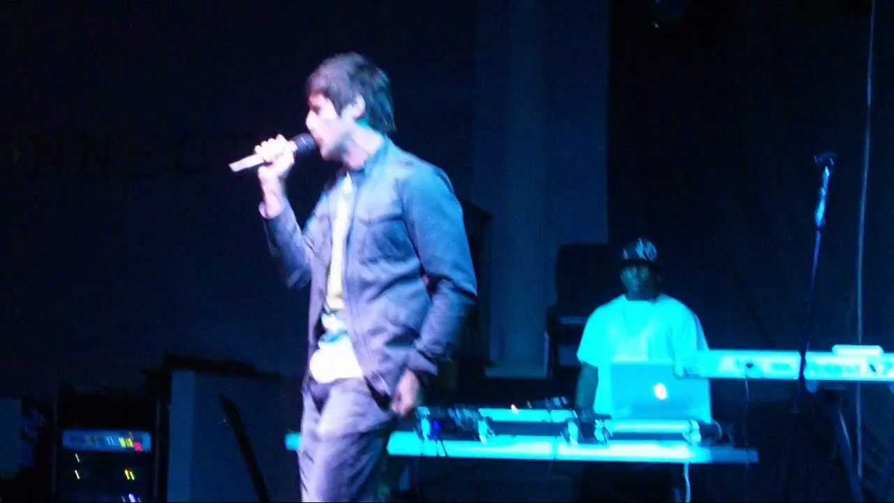 B. Reith performs "2 Steps Forward" - MISFIT Tour - YouTube