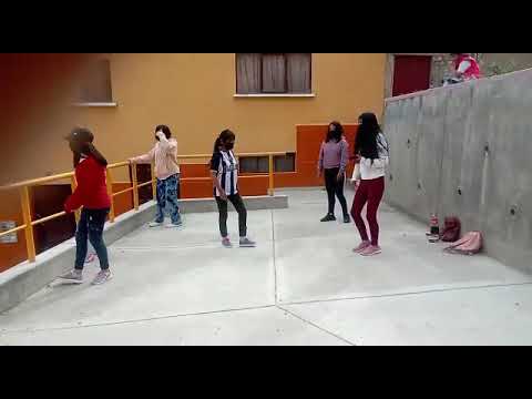 pendejas bailando sale mal xd