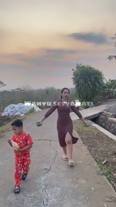 Jalan jalan sore - YouTube