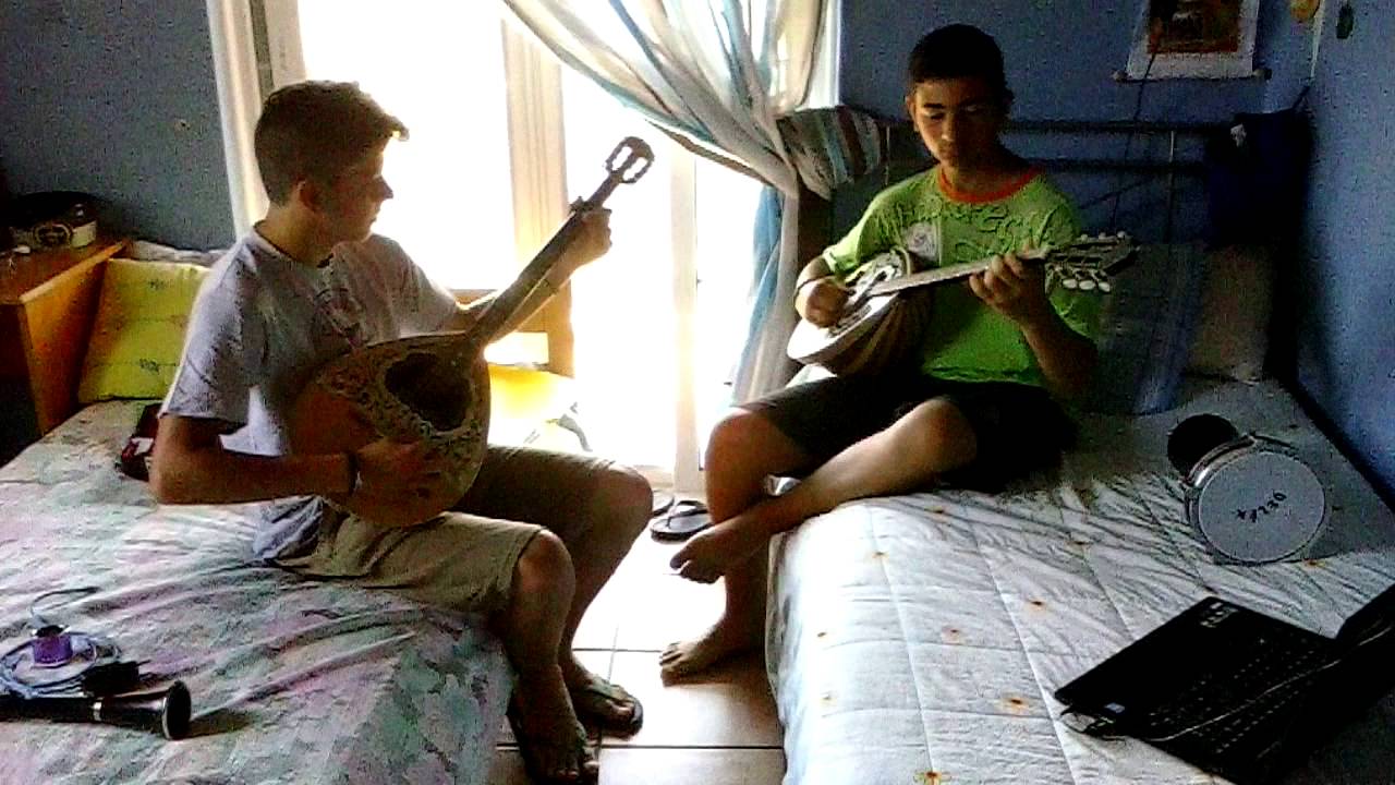 Πεχλιβανης μπουζουκι τριχορδο - YouTube