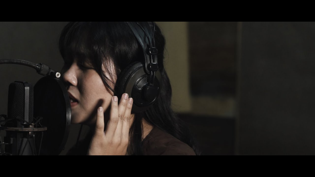 Killing Me Softly | Awmi | LIVE WIRE - YouTube