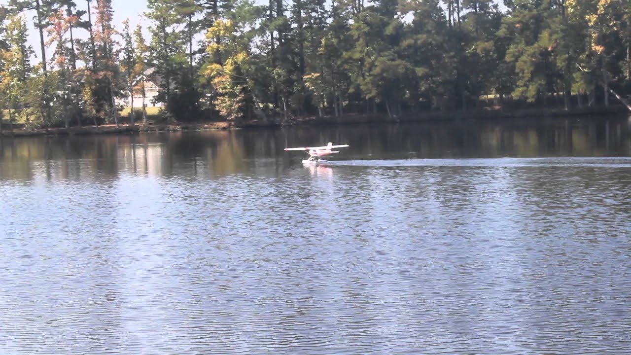 FMS/Airfield Cessna 182 on flyzone beaver floats first taxi run! - YouTube