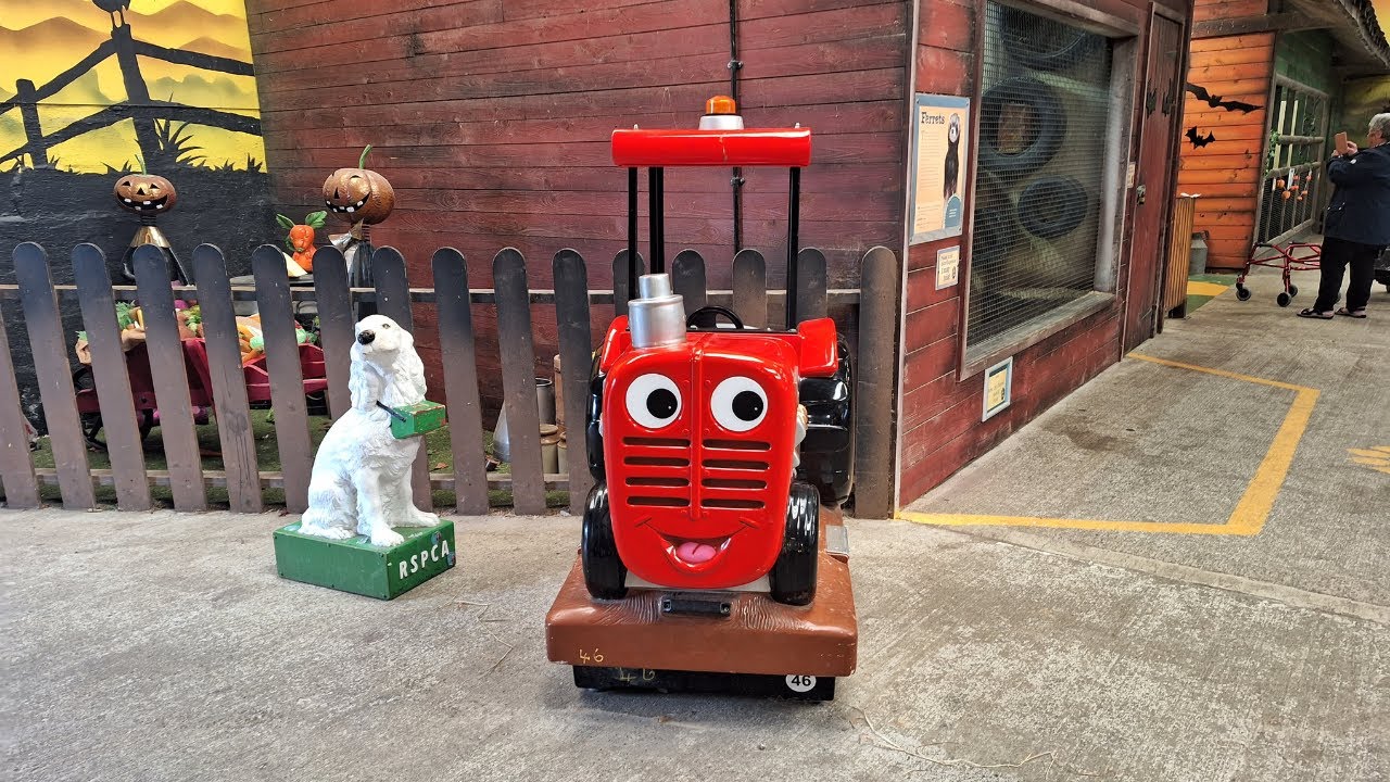 2000s Jolly Roger Troy The Tractor Kiddie Ride - YouTube