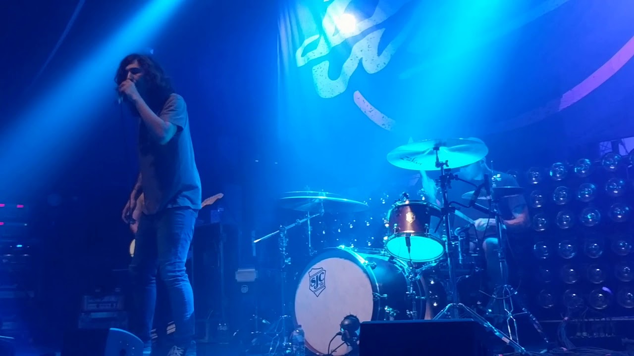 Mess - Real Friends (Live @ o2 Academy, Newcastle - 07/10/17) - YouTube