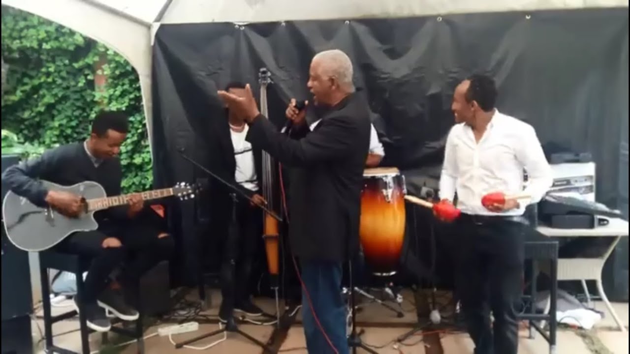 Ethiopia (Amharic music): Mahmoud Ahmed with Hasset Acoustics at Gebeta ...