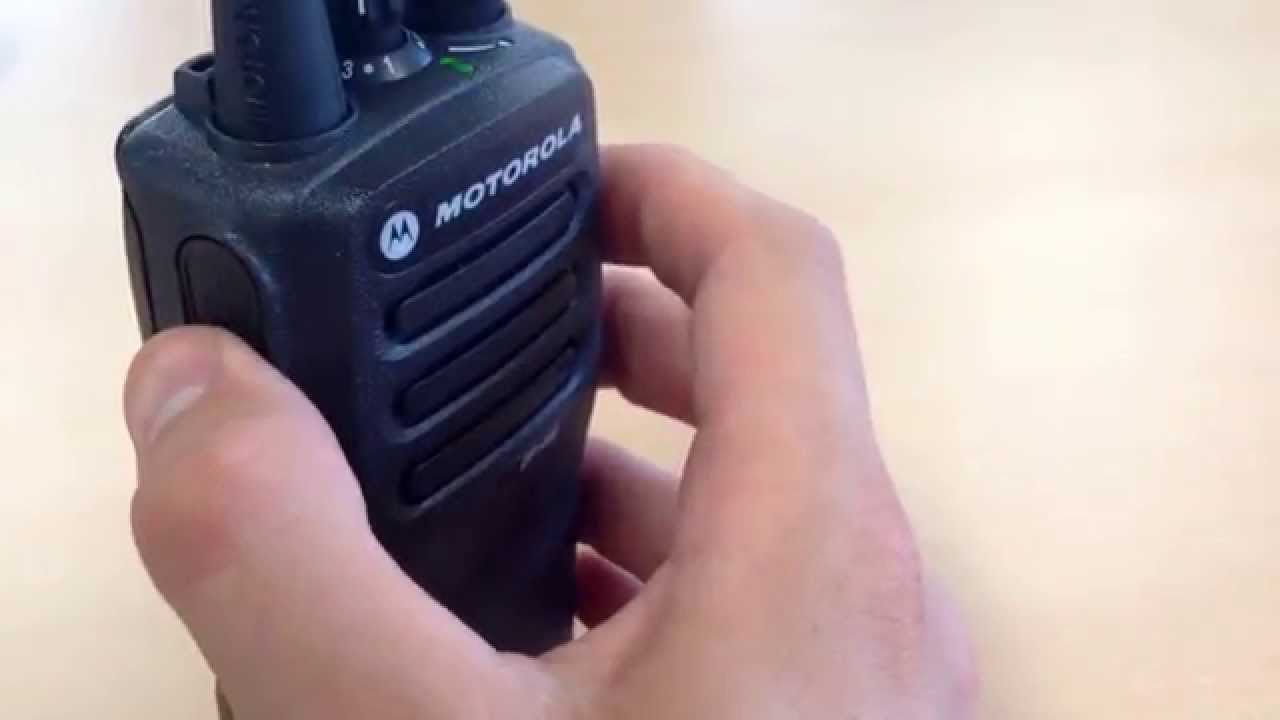 Motorola DP1400 portofoons - YouTube