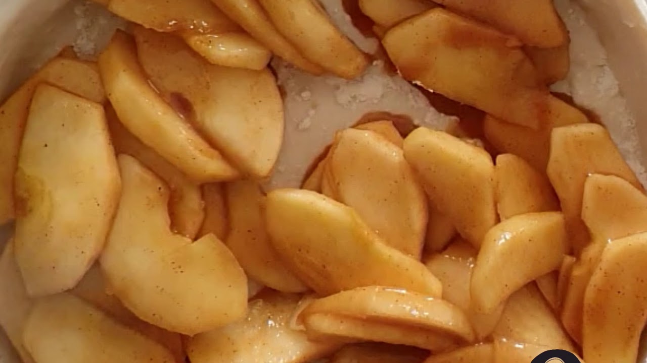 Apple pie using instant prata skin - YouTube