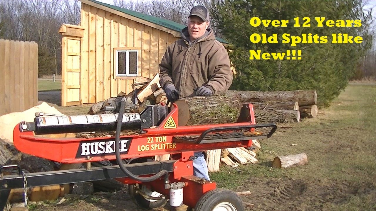 Splitting Firewood on my old 22ton Huskee Wood Splitter - YouTube