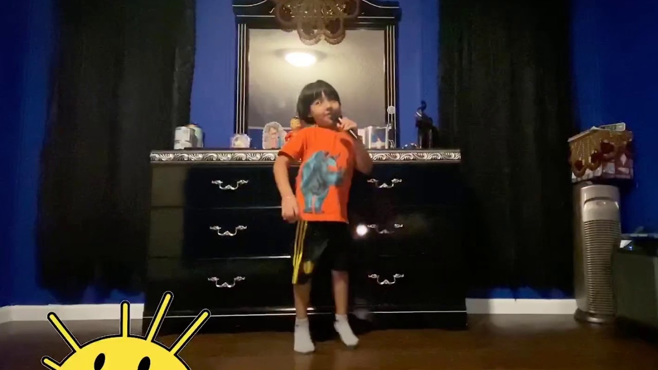 CHUY CANTANDO DANCE MONKEY - YouTube