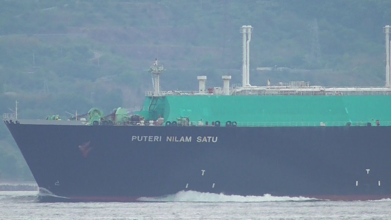 LNG Tanker PUTERI NILAM SATU 5/2020a - YouTube