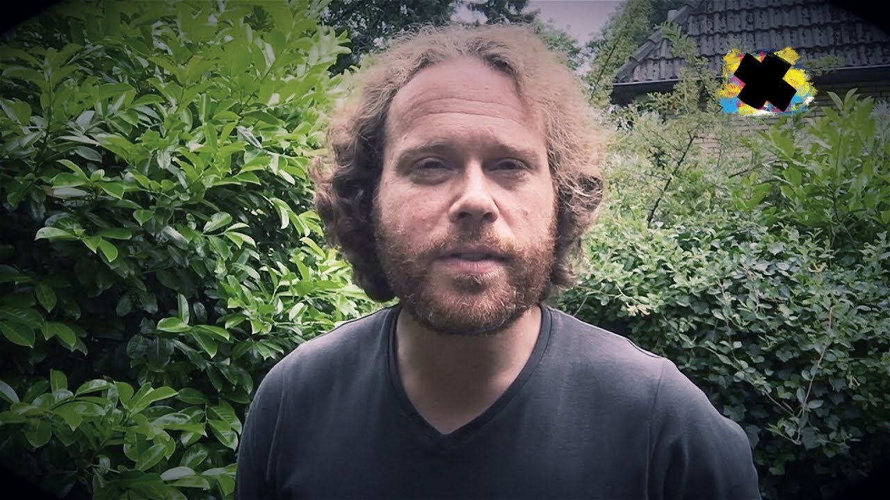 Tim Linde - Was macht Demokratie aus? - YouTube