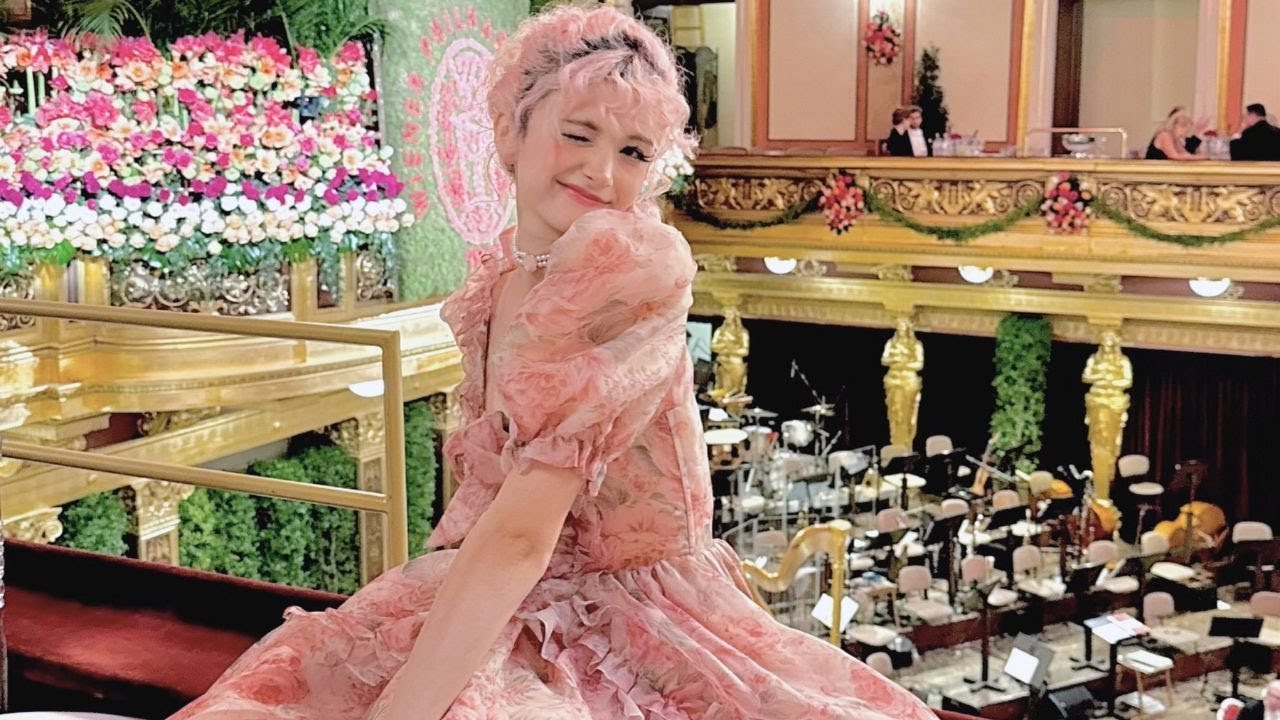 Woman obsessed with pink wears shades of it every day | SWNS - YouTube