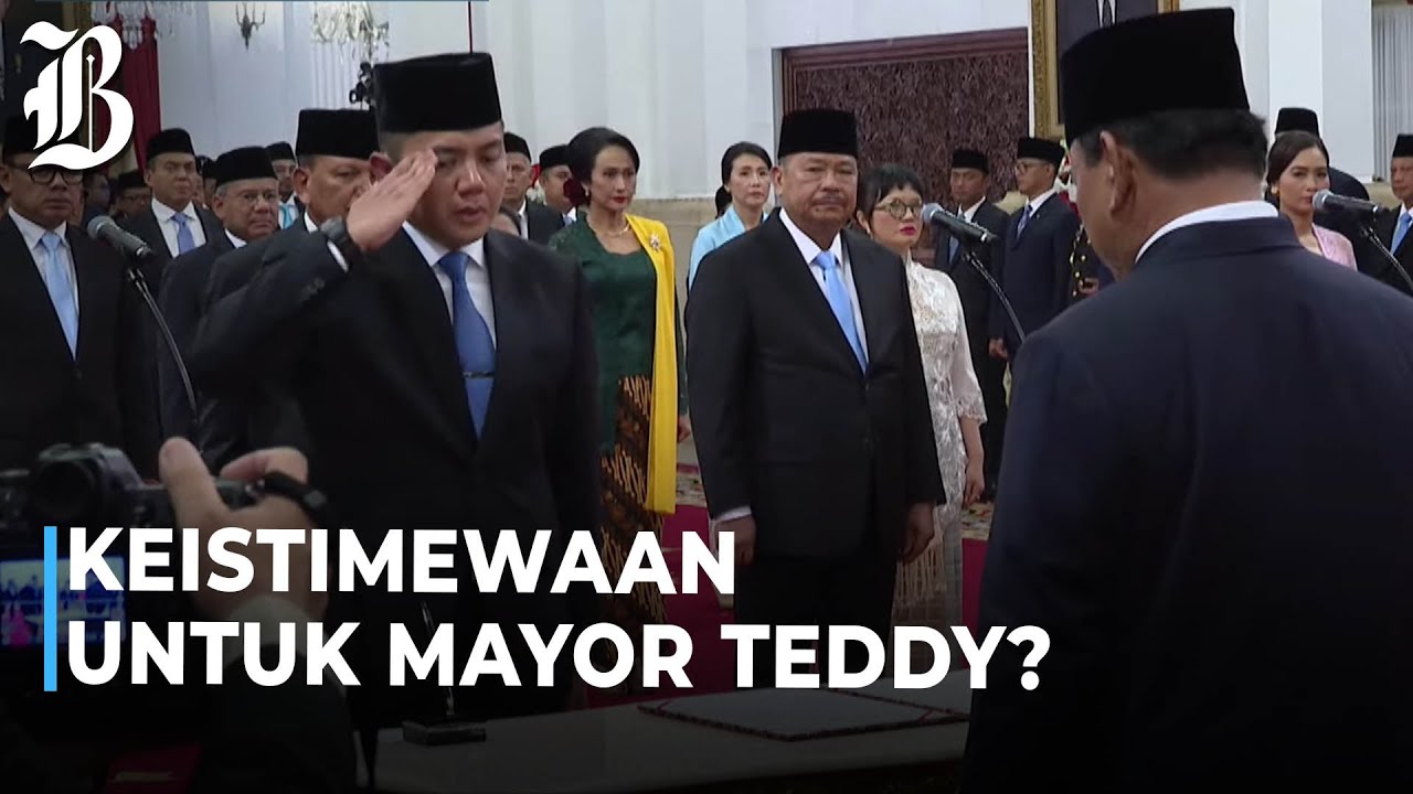 Jadi Seskab, Mayor Teddy Tetap Prajurit TNI Aktif - YouTube