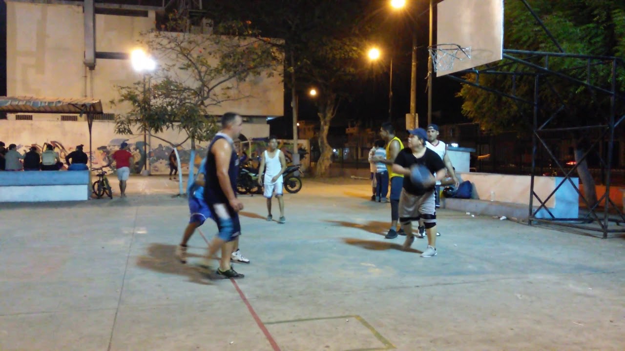 3x3 en guayaquil-guasmo cancha la pendola - YouTube