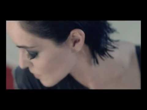 Bengü - Kalbi Olan Ağlıyor (yeni klip)