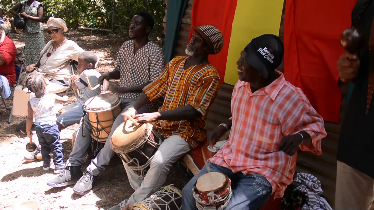 Egbe Omo Oni Isese provides drumming for Obaluaye Festival 2017. - YouTube